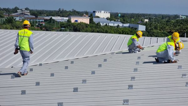 String Inverter Là Gì ? Ưu Nhược điểm Của Biến Tần Chuỗi Năng Lượng Mặt ...